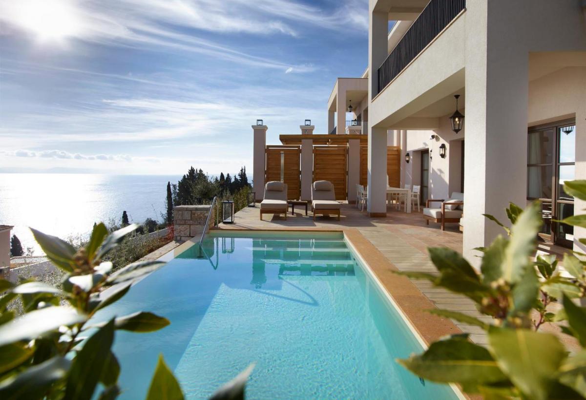 150 Amazing Hotels with Private Pools in Greece | Updated 2021!